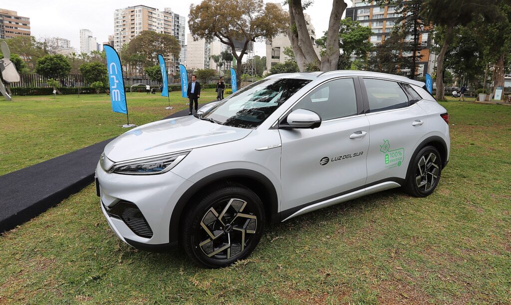 Luz del Sur y BYD impulsan la electromovilidad en Perú con nueva flota ...