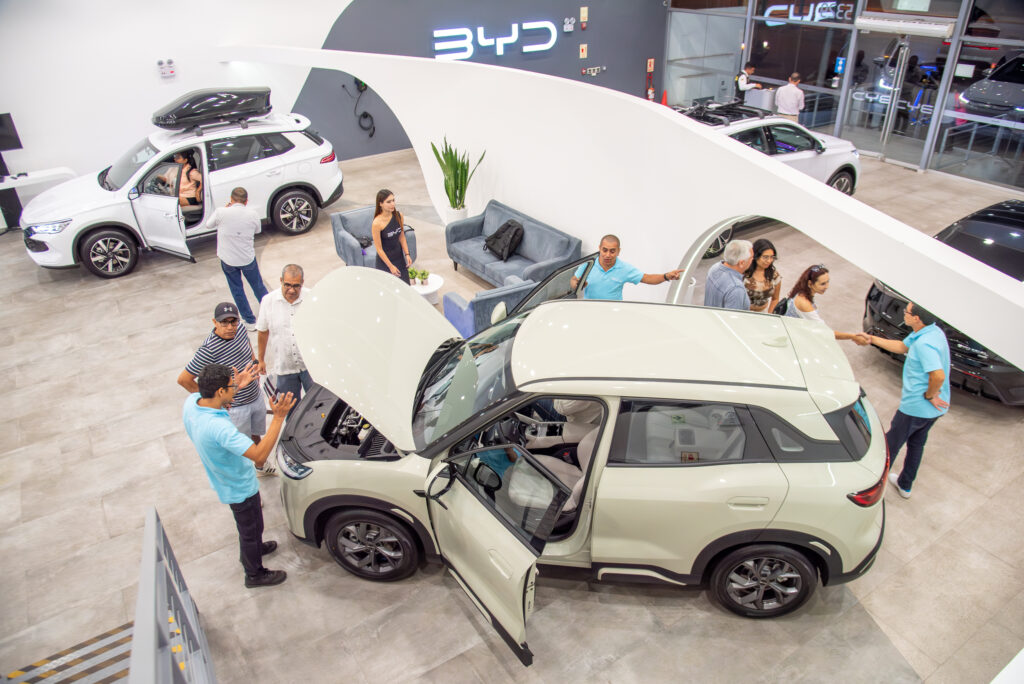 Vehículos que se convierten en Bancos de Energía móvil: BYD Presenta su ...