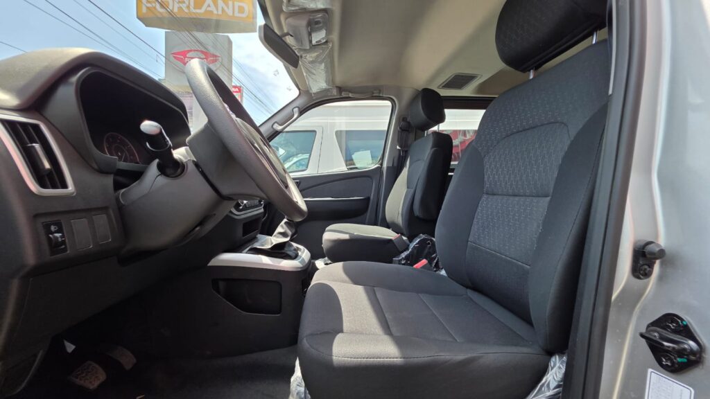 Foton presenta la nueva View G5 en Perú Innovación y comodidad en ...