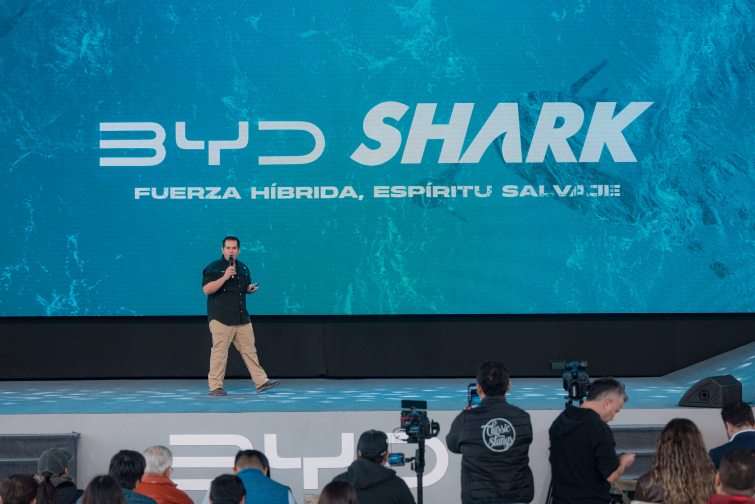 BYD lanza en Perú su pick up modelo Shark: la primera 4×4 híbrida ...